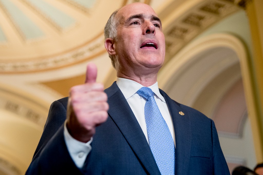 Democratic senator decrying 'corporate special interests' rakes in ...