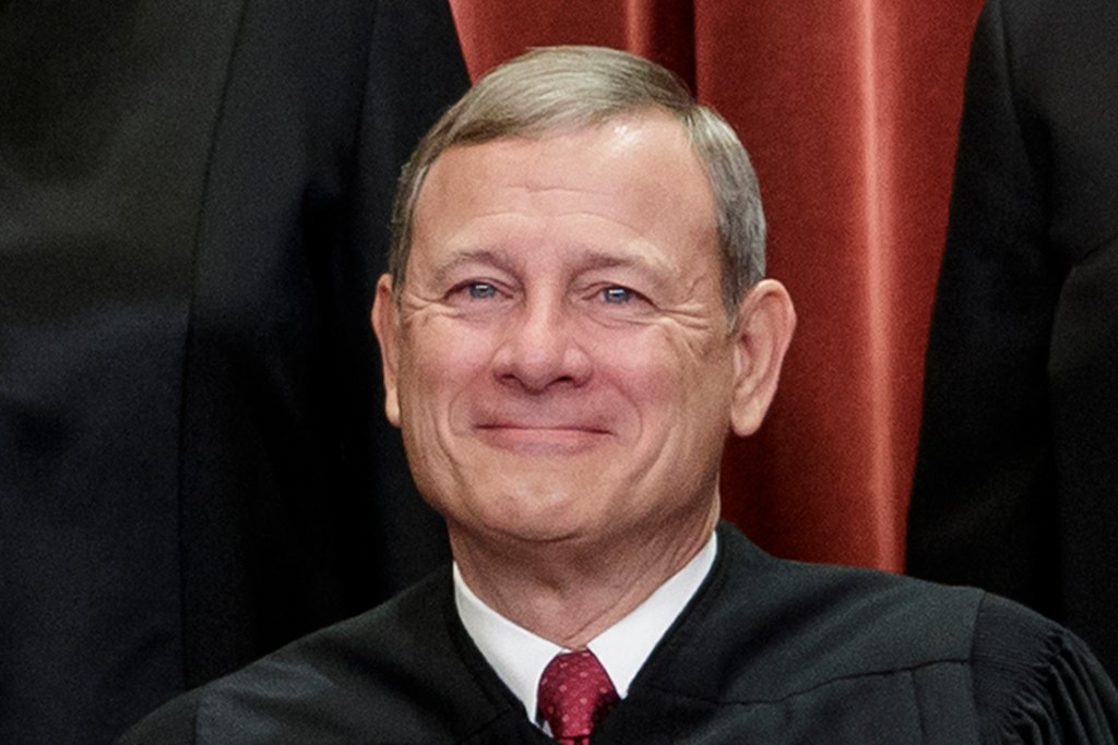 Chief Justice Roberts appoints federal judge as right-hand man