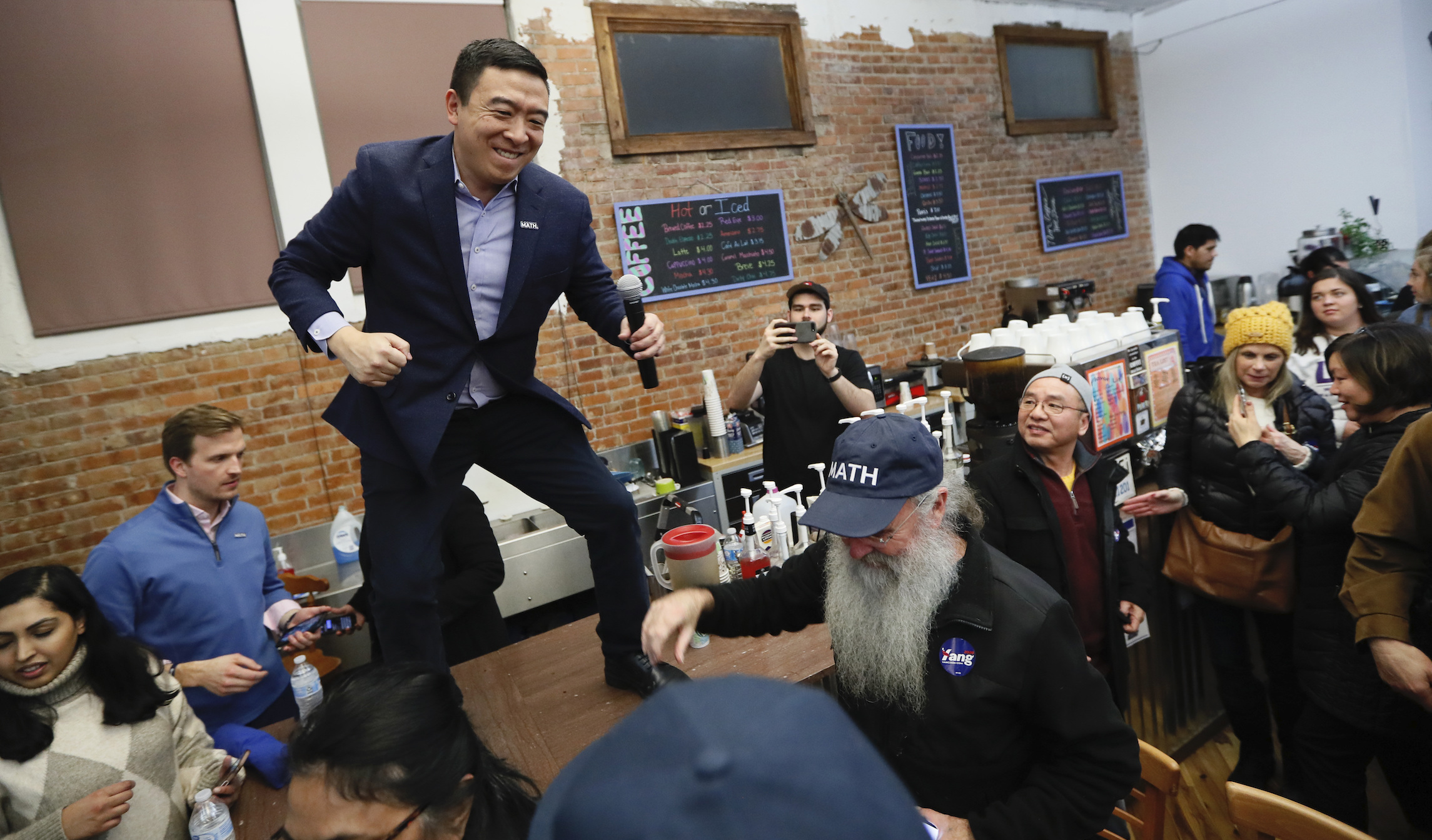 'I am NOT running for President': CNBC confuses Andrew Yang with Asian ...