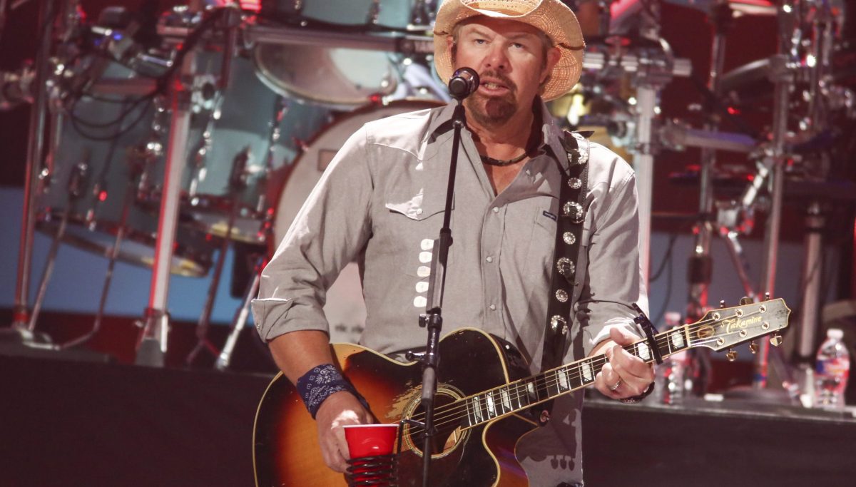 'Getting back into fighting shape': Toby Keith gives update on stomach ...