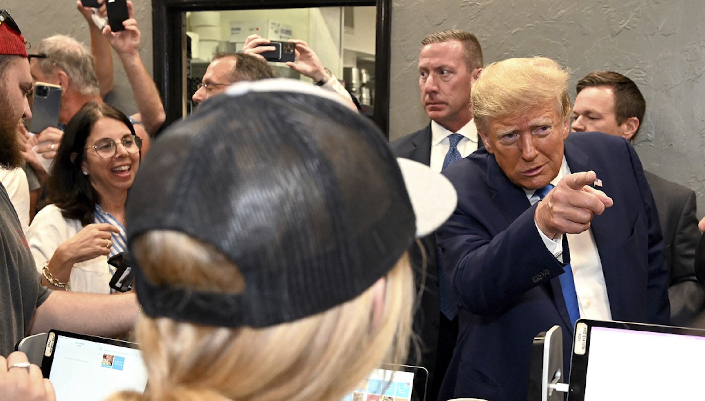 Trump offers energized crowd half-eaten slice of pizza after speech in ...