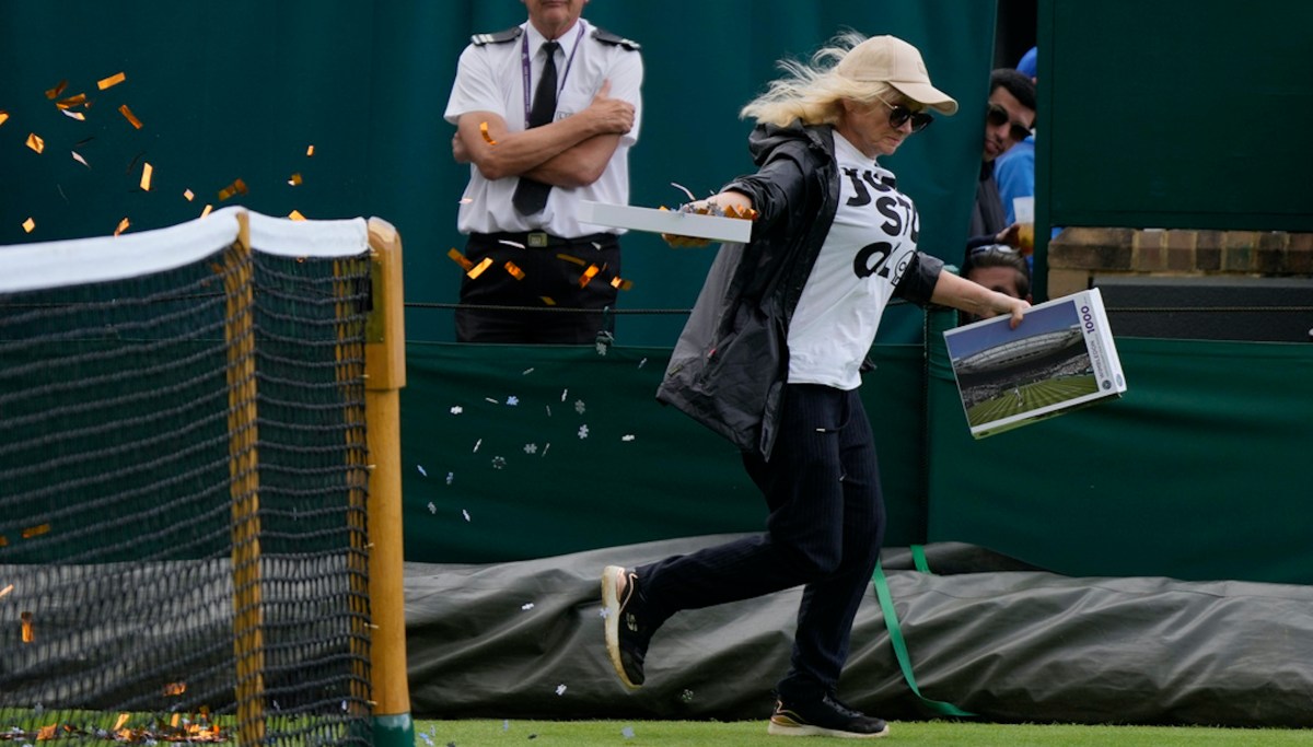 Wimbledon 2023: Just Stop Oil protesters storm court mid-match