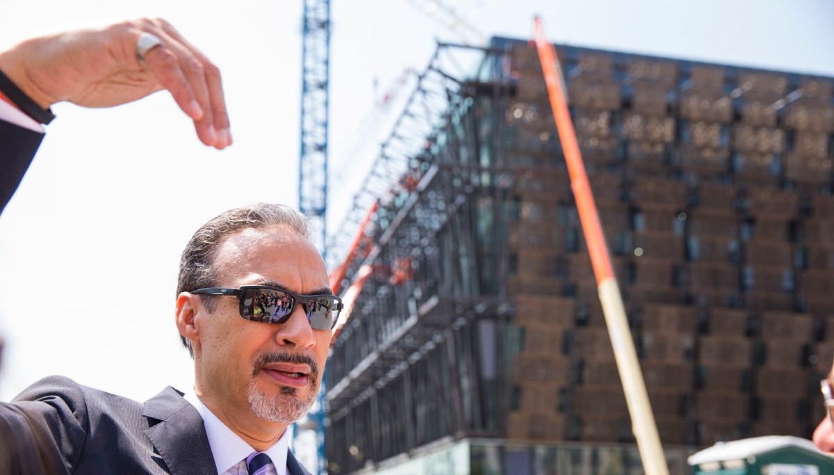 Smithsonian lectures us about the unbearable whiteness of being