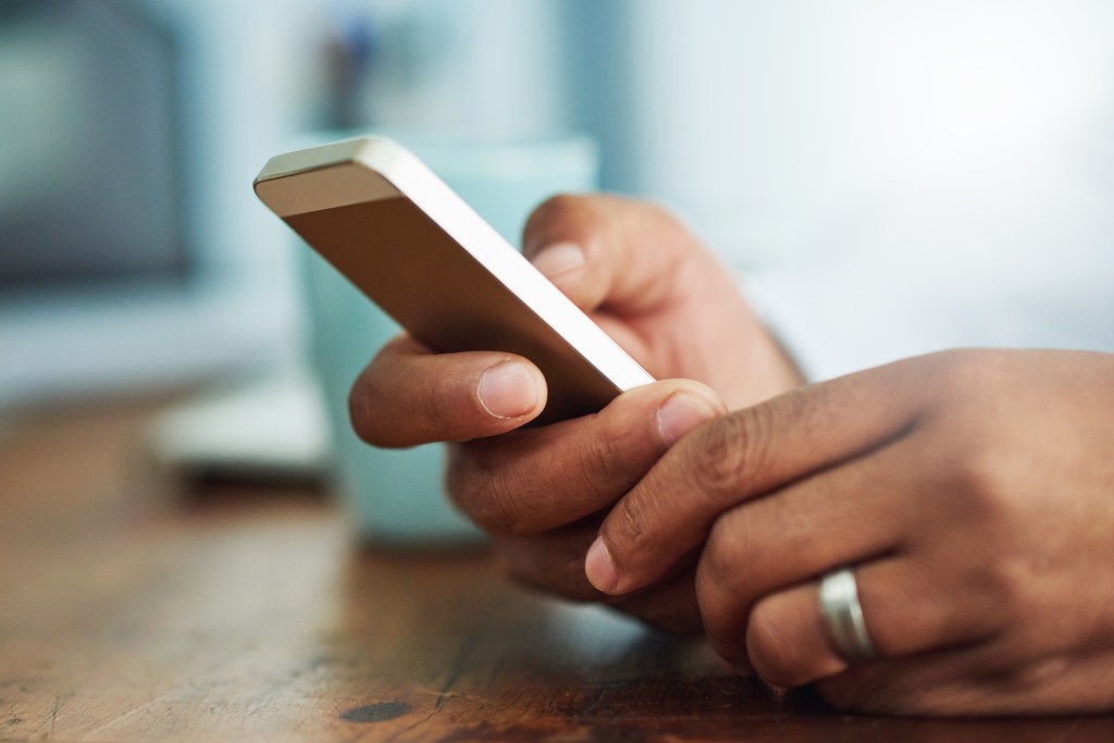 Emergency alert test: Why no one should panic about their phone buzzing ...