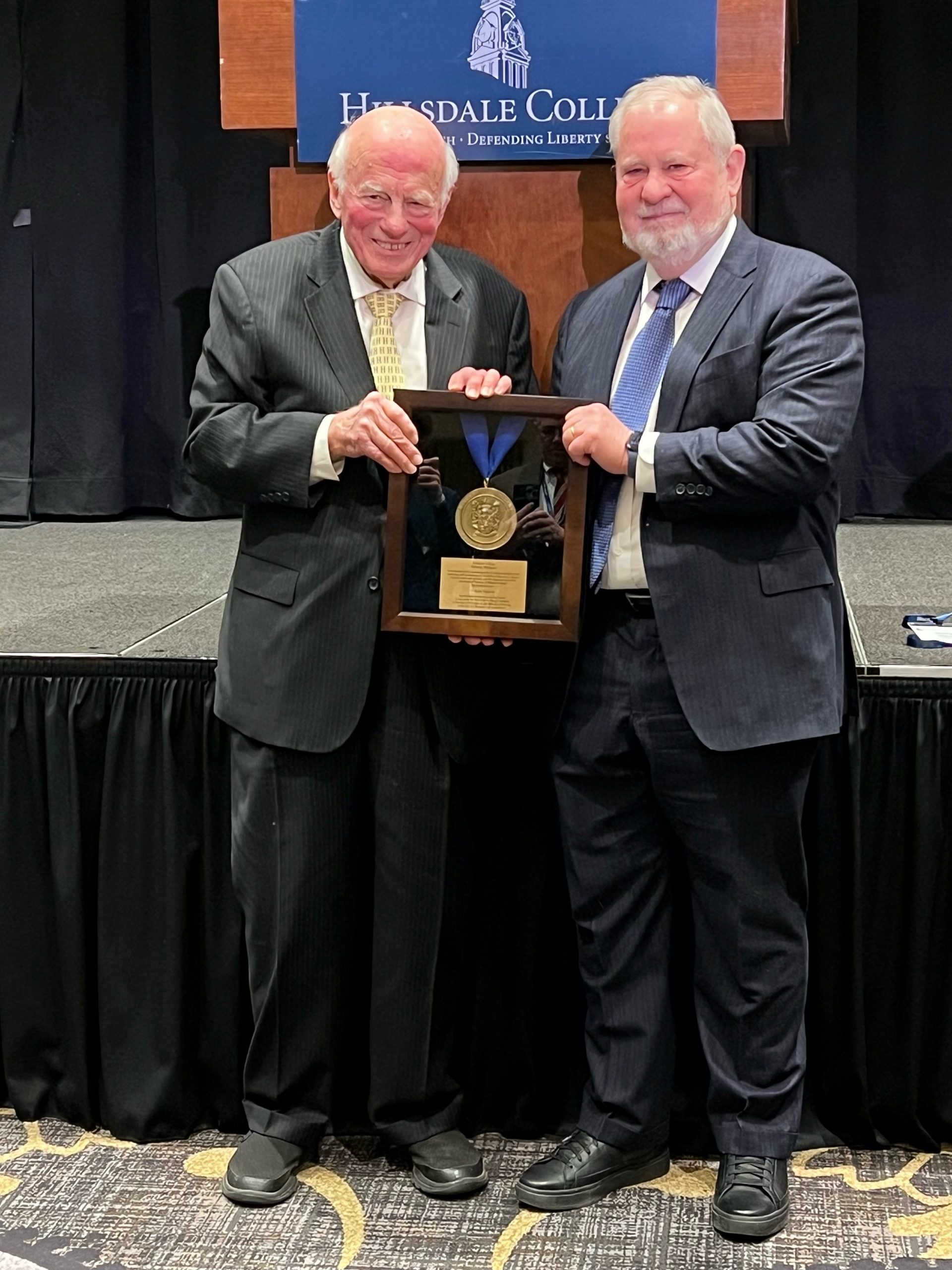 Richard Viguerie rallies youth to take charge of conservative movement