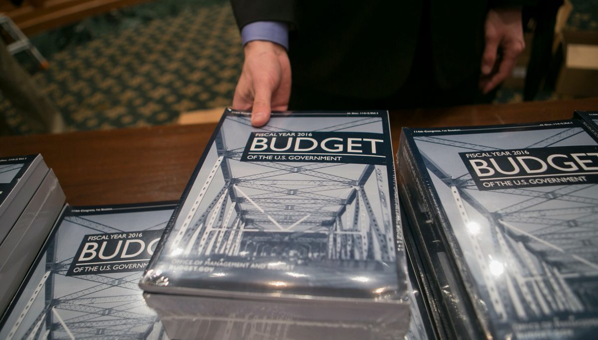 Budget deficit expected to shrink to $426 billion, lowest under Obama