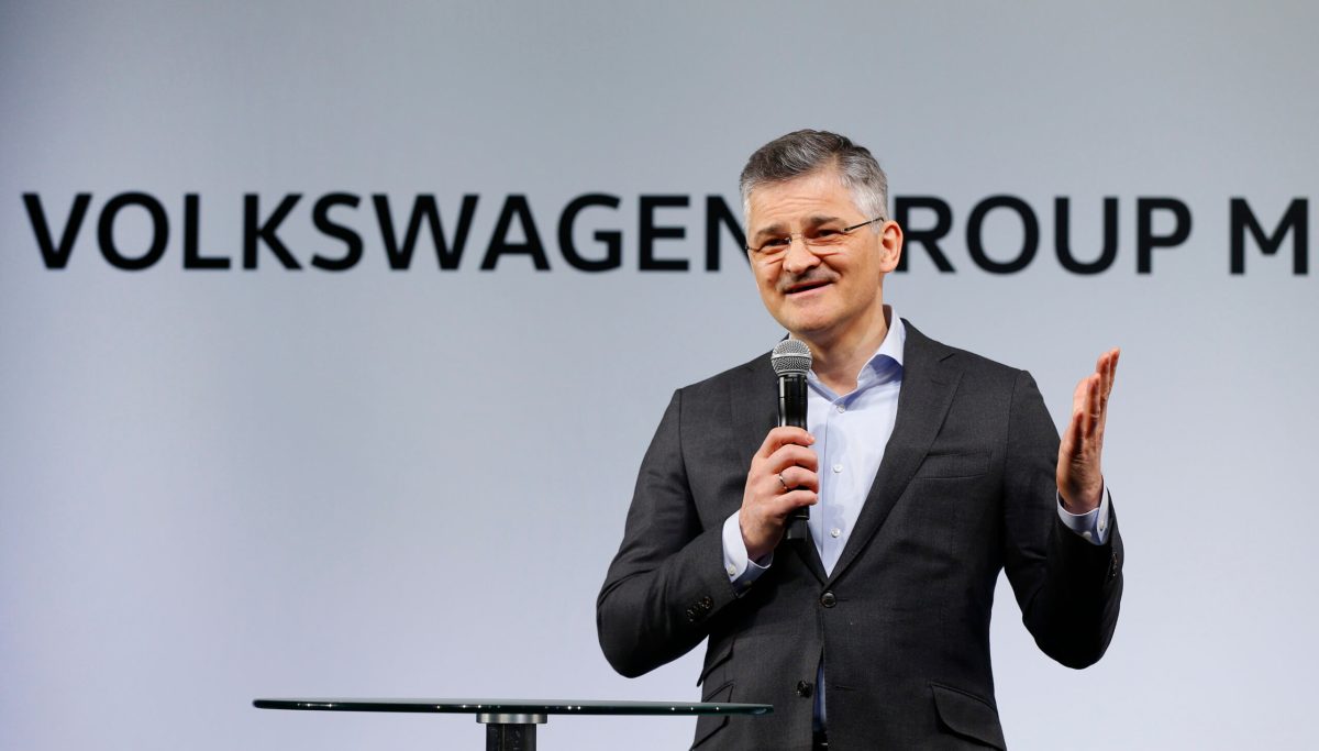 Top VW official in U.S. resigns