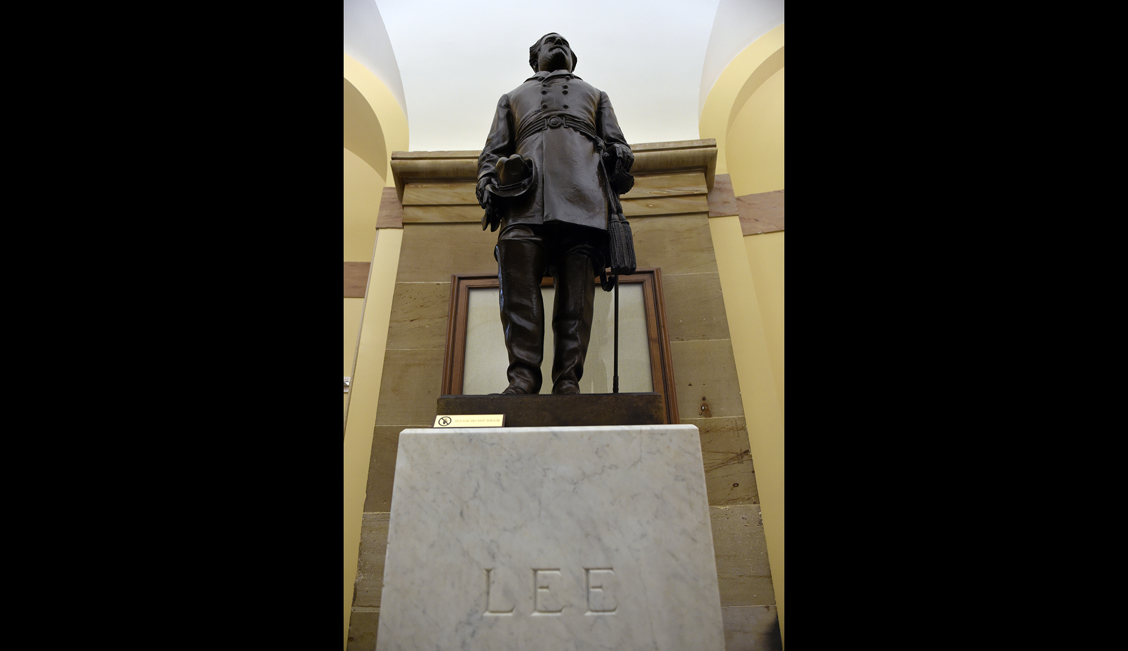 Tim Kaine suggests Pocahontas over Robert E. Lee statue in Congress ...