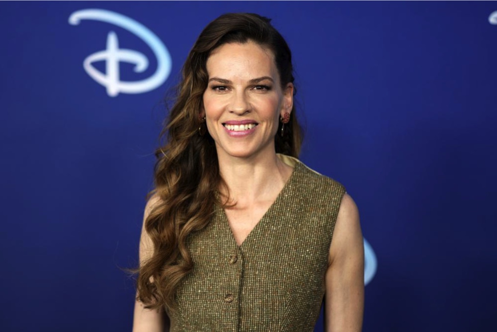 WATCH: Hilary Swank announces she's pregnant with twins at 48 - Washington Examiner