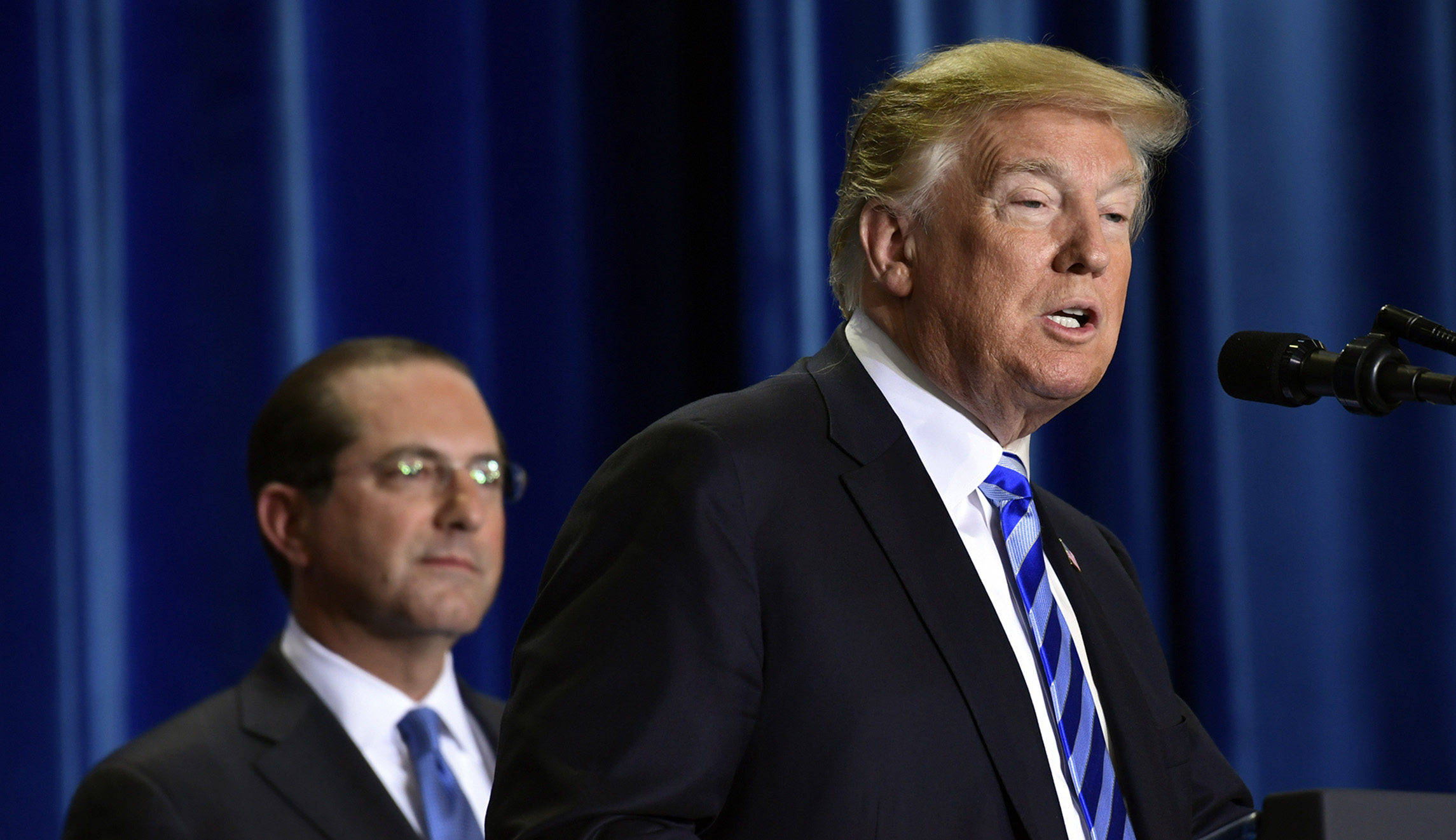 Trump warns vaping 'prohibition' would lead to black markets ...