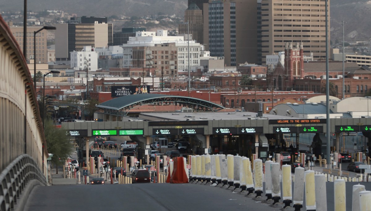 Migrants in Mexico rush international bridge in El Paso in tense border ...