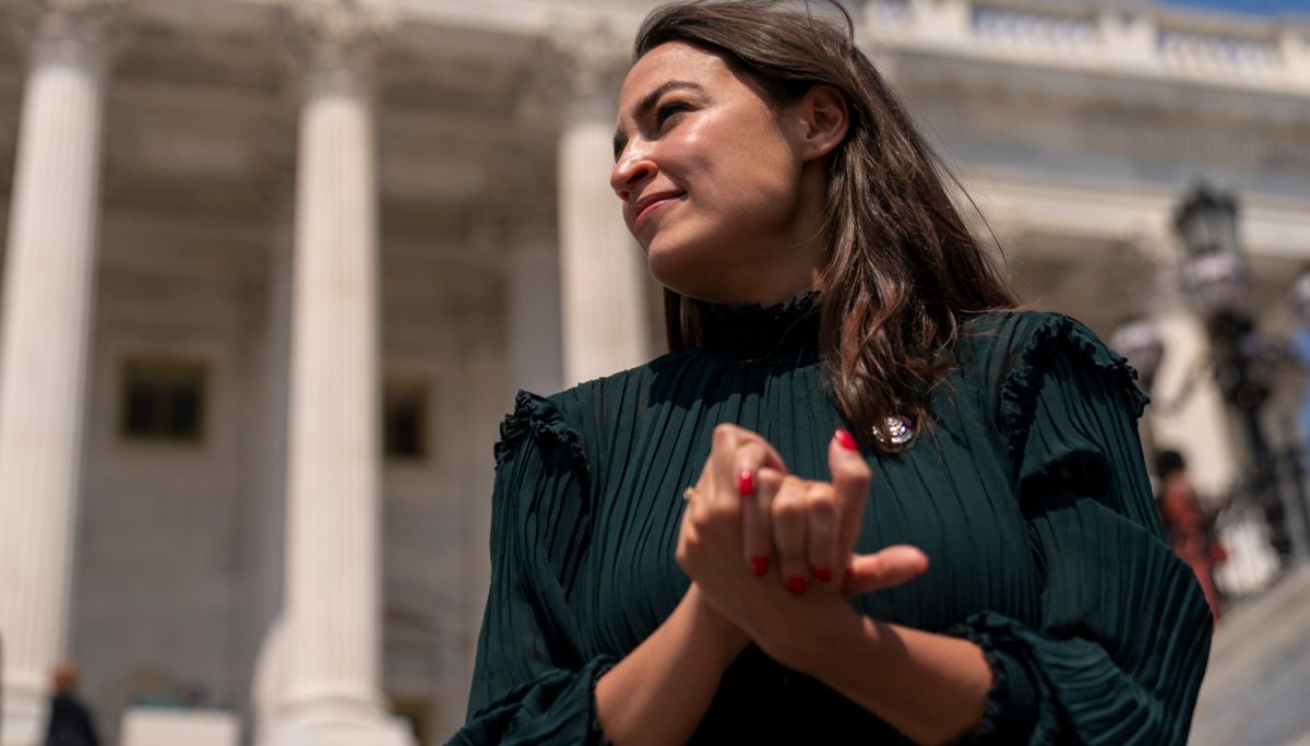 Democrats reintroduce Green New Deal with new goals