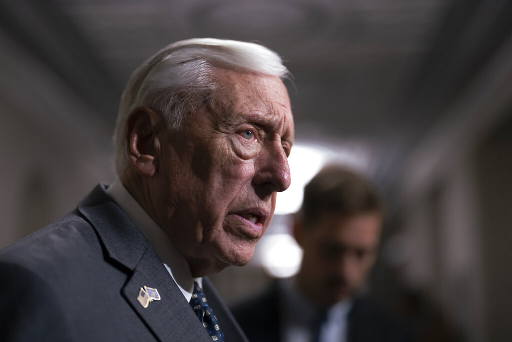 Long week, Steny? Outgoing Dem leader repeatedly gets days confused ...