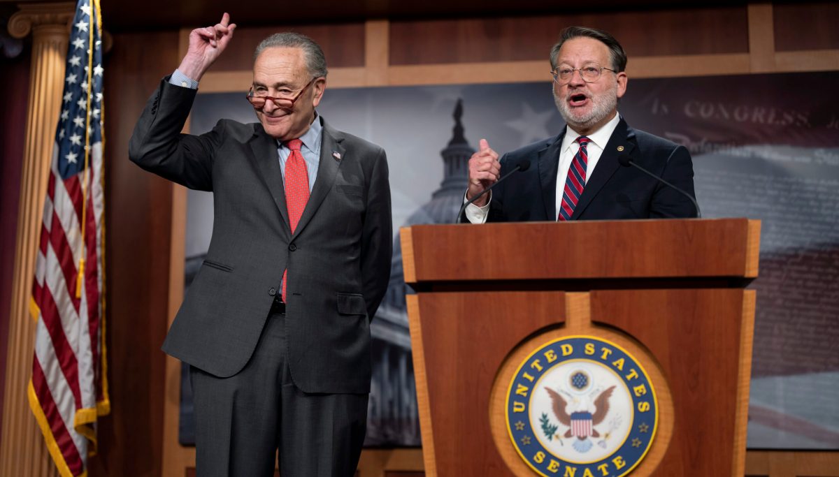 Climate activist Senate Democrats drop thousands on swanky private jet ...
