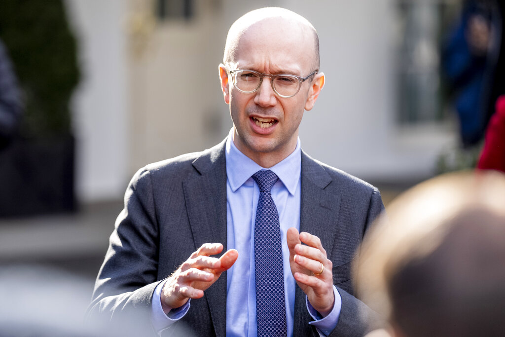 White House says Republicans want to defund law enforcement ...