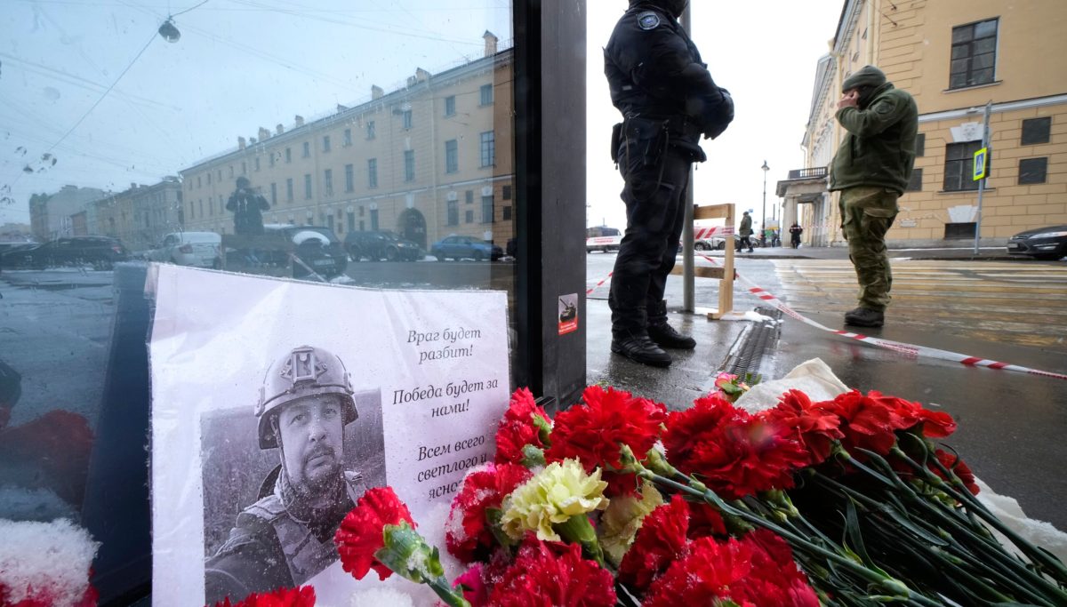 Russian blogger who supported invasion killed by exploding statue of ...
