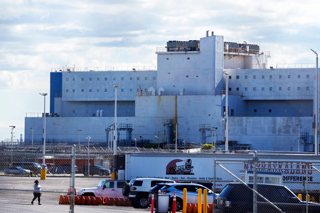 New York shuts down country's last floating prison