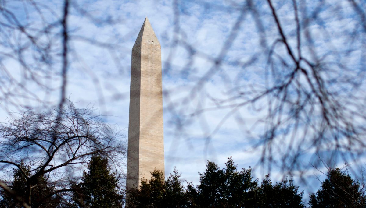 Washington Monument closes to tourists due to excessive heat