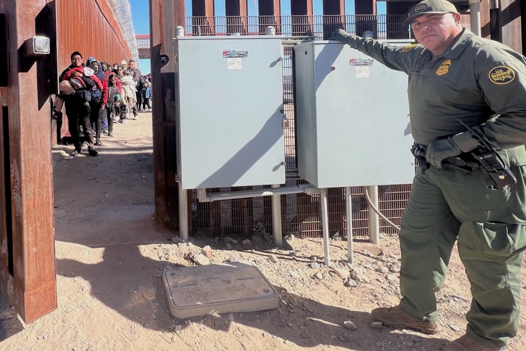 Texas military helps regain control of El Paso's border emergency