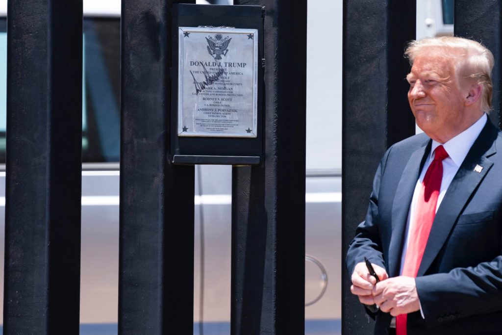 Most voters demand ‘Build the Wall’ and predict ‘civil war’ over ...