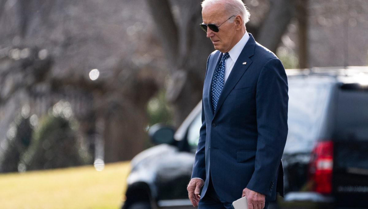 Hur report portrays Biden as 'elderly man' with 'poor memory'