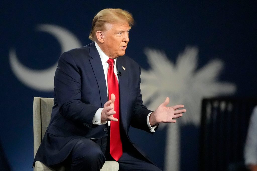 Hakeem Jeffries claims Trump views himself as 'Putin-esque' figure