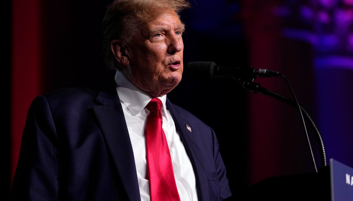Trump promises to 'fight even harder for Christians' during second term ...