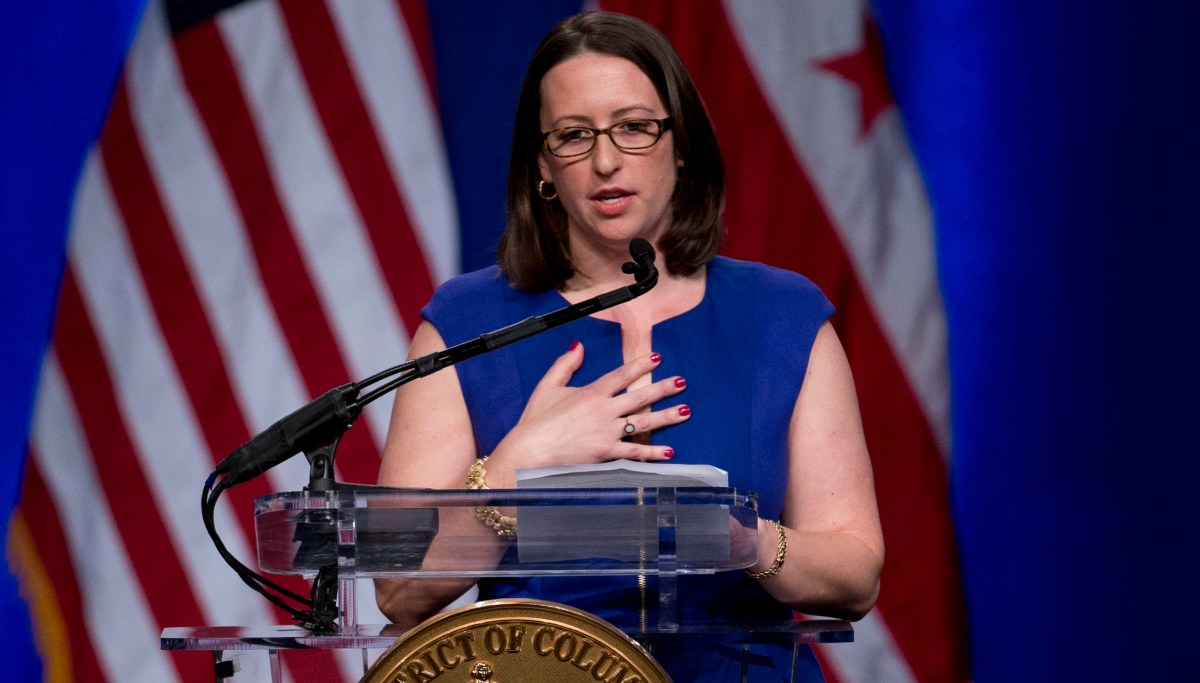 DC councilwoman blasts 911 call center that drops calls and puts ...