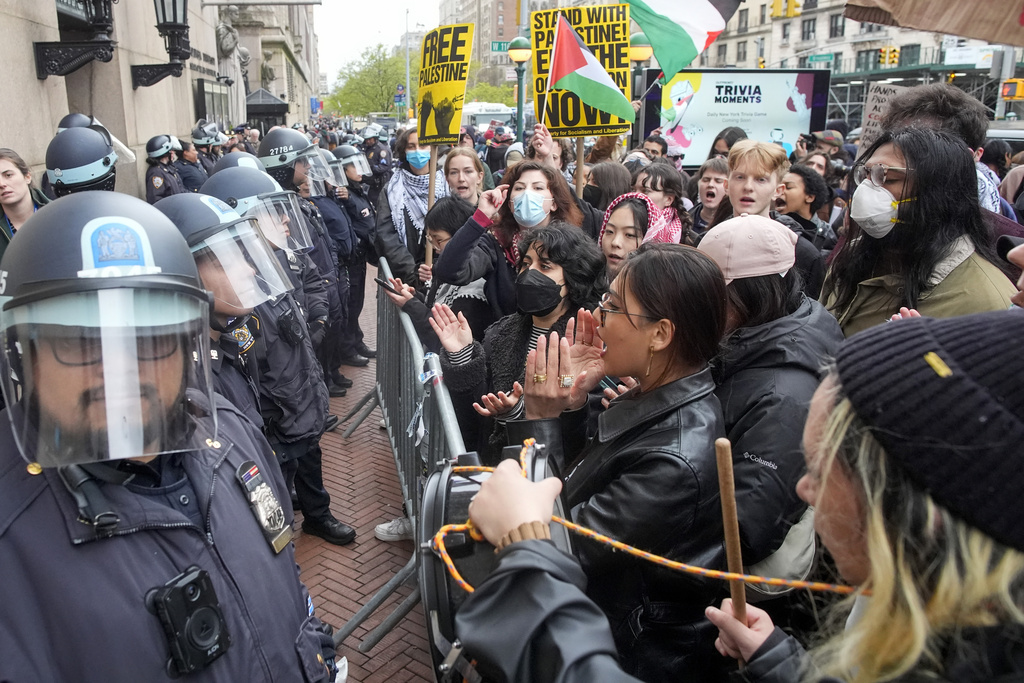 Treat illegal protesters as criminals