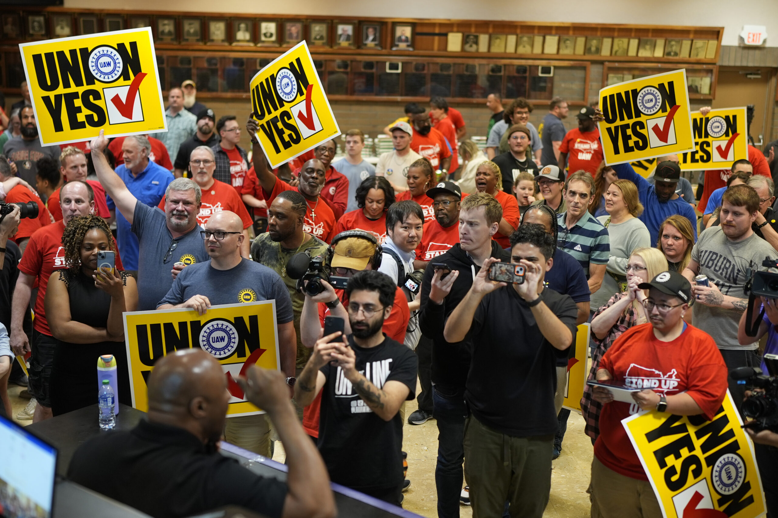 Unions will destroy the Detroit Three automakers