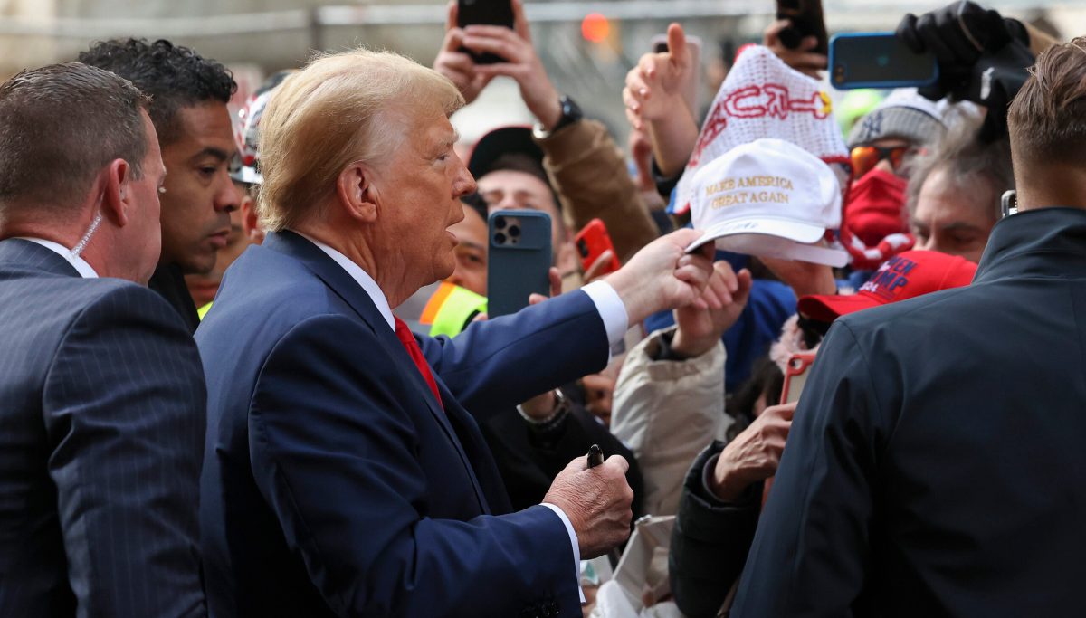Trump greeted with 'USA' chants during visit to New York construction site