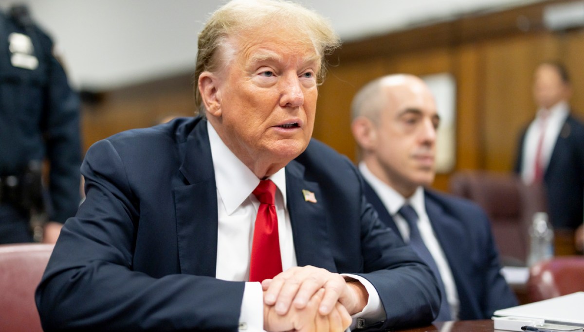 Legal experts see bad news for Trump in jury notes
