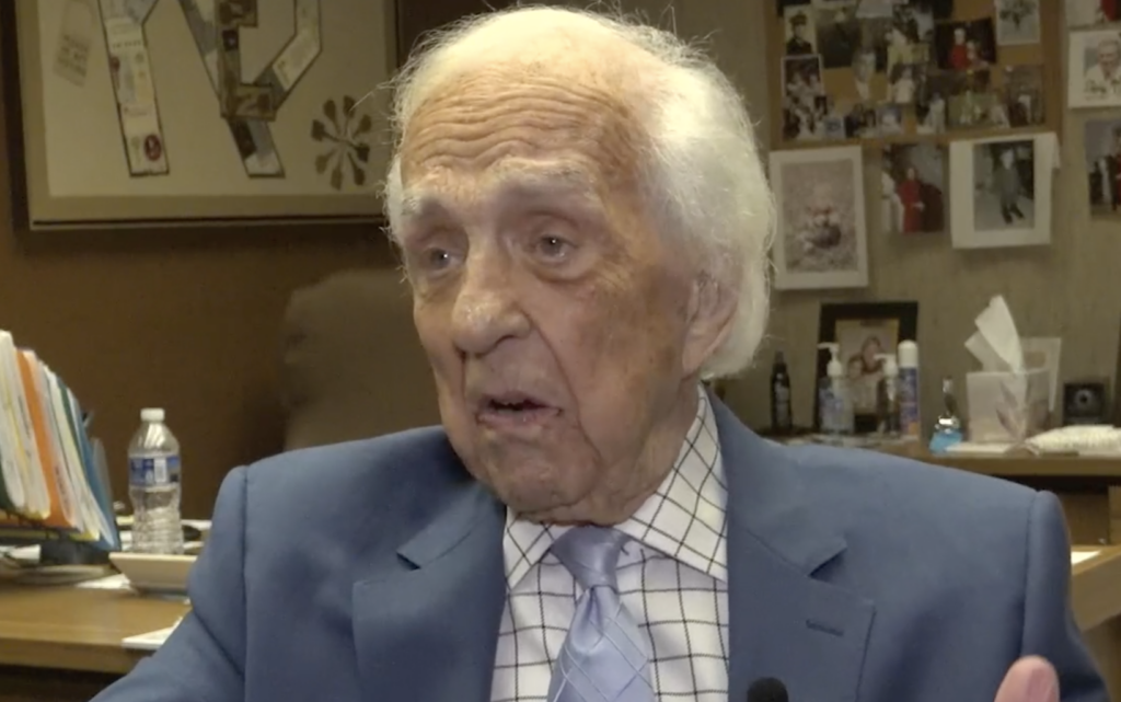 Memorial Day: World War II veterans descend on DC as their numbers ...