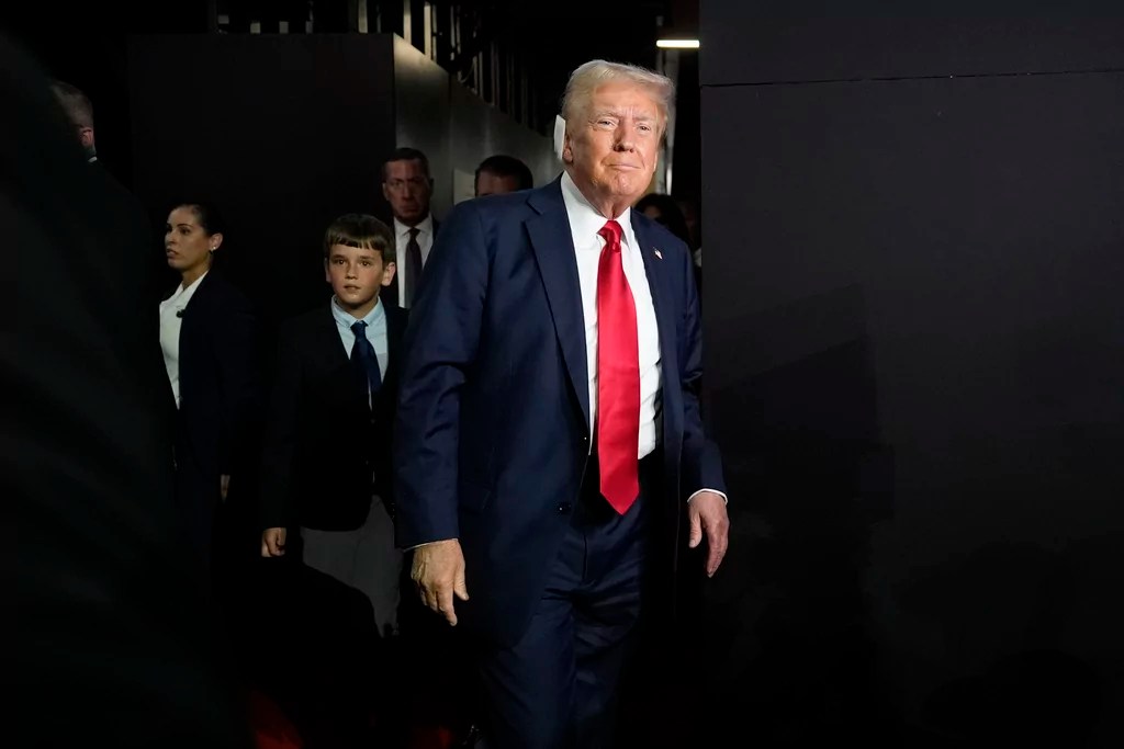 Trump takes stage at RNC - Washington Examiner