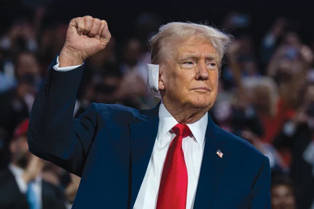Trump says nobody warned him about security risk before he took stage ...