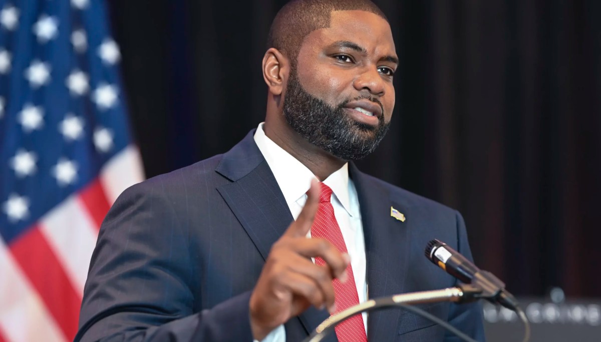 Byron Donalds encourages Trump to push Harris on her 'soft on crime' record