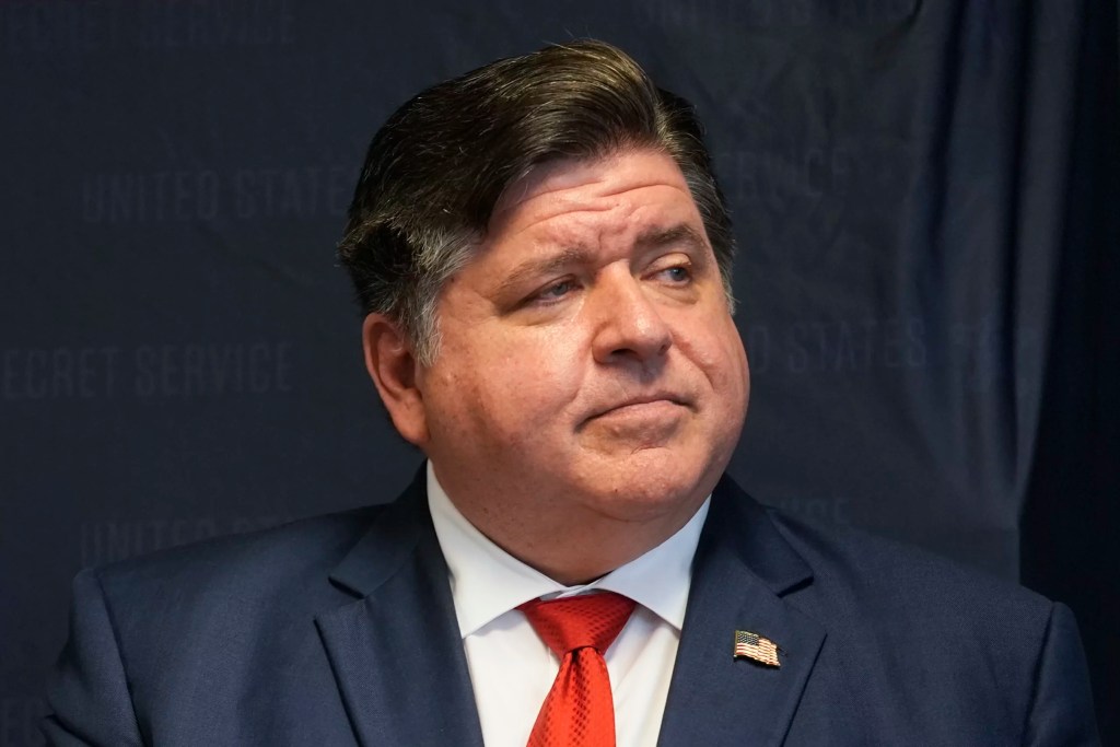 Pritzker signs 124 bill impacting Chicago pensions, AI, buses, bicycles ...