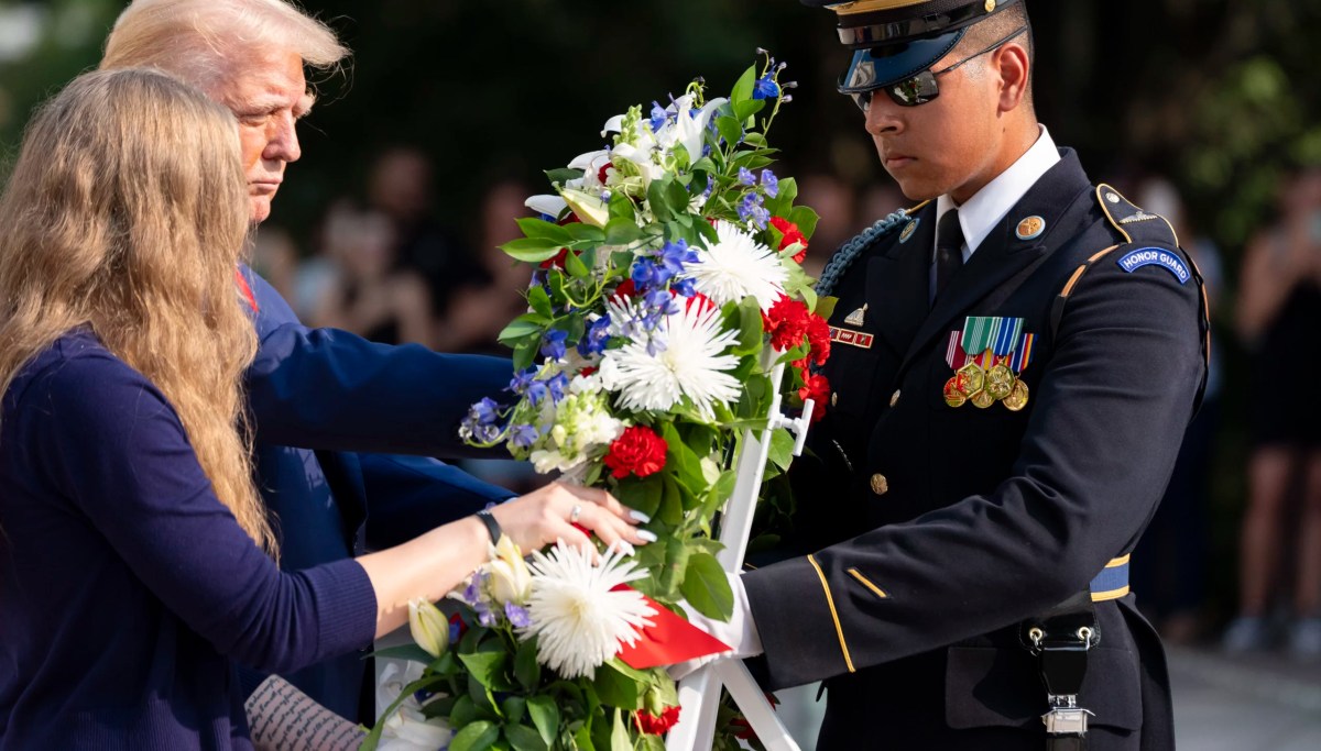 Army backs up Arlington cemetery employee involved in Trump visit