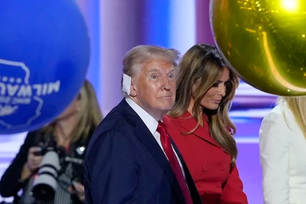 Secret Service to put Trump behind bulletproof glass at North Carolina ...