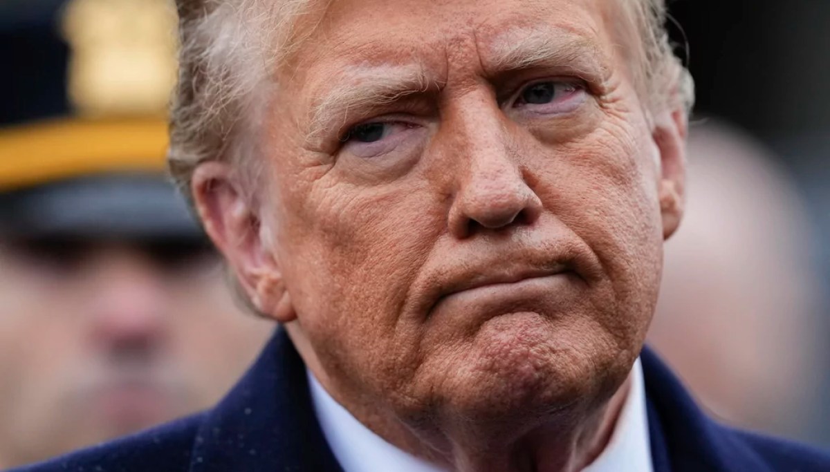Nevada GOP condemns 'deplorable' 43-foot nude Trump statue hanging by ...