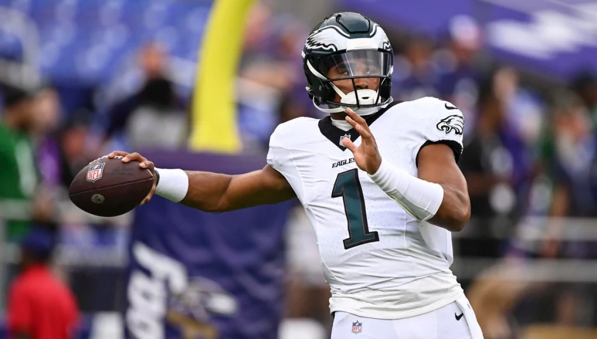 Car plows into crowd of Eagles fans celebrating team’s win to go to ...
