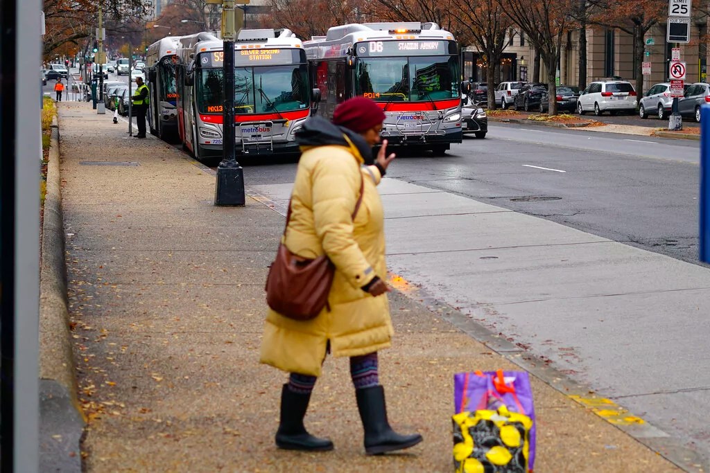 DC Metro proposes new funding model for buses after 70% of riders don't pay
