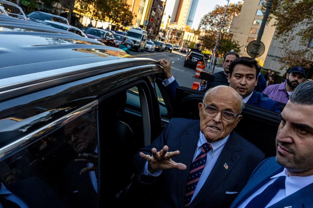 Judge signals that contempt hearing for Rudy Giuliani over his assets ...
