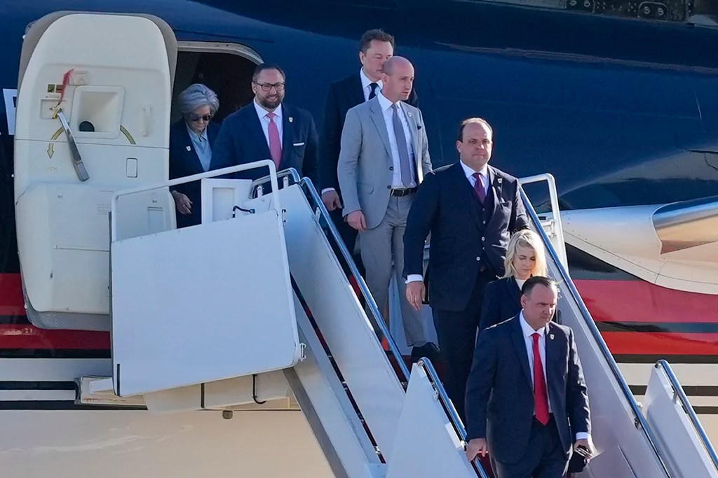 Trump announces four advisers joining administration as senior staff