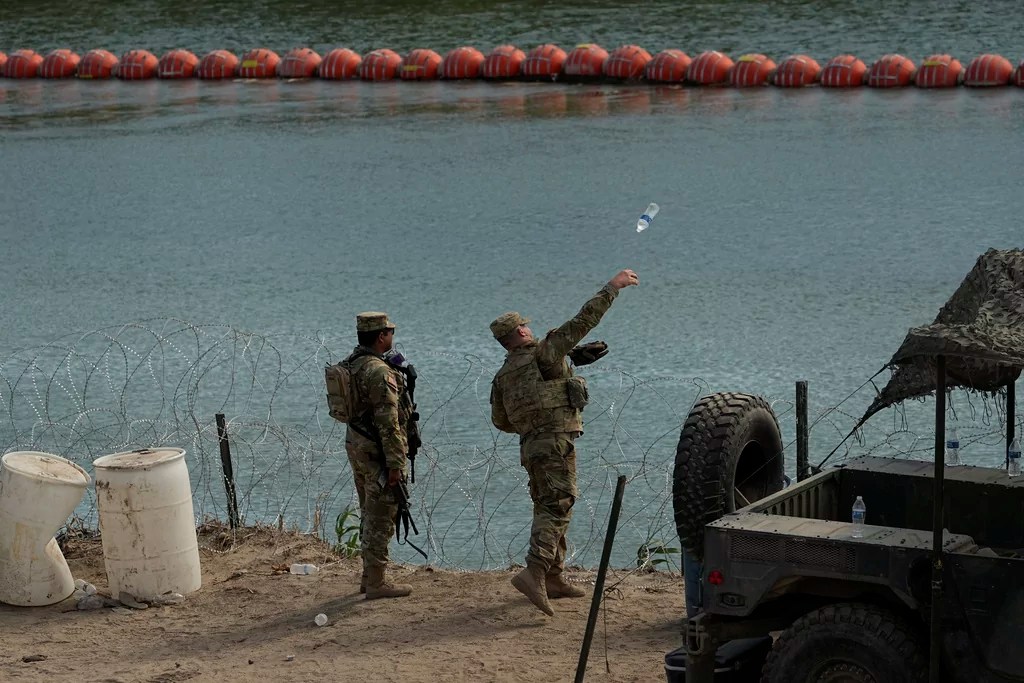 Abbott expands border buoys ahead of expected pre-Trump inauguration surge