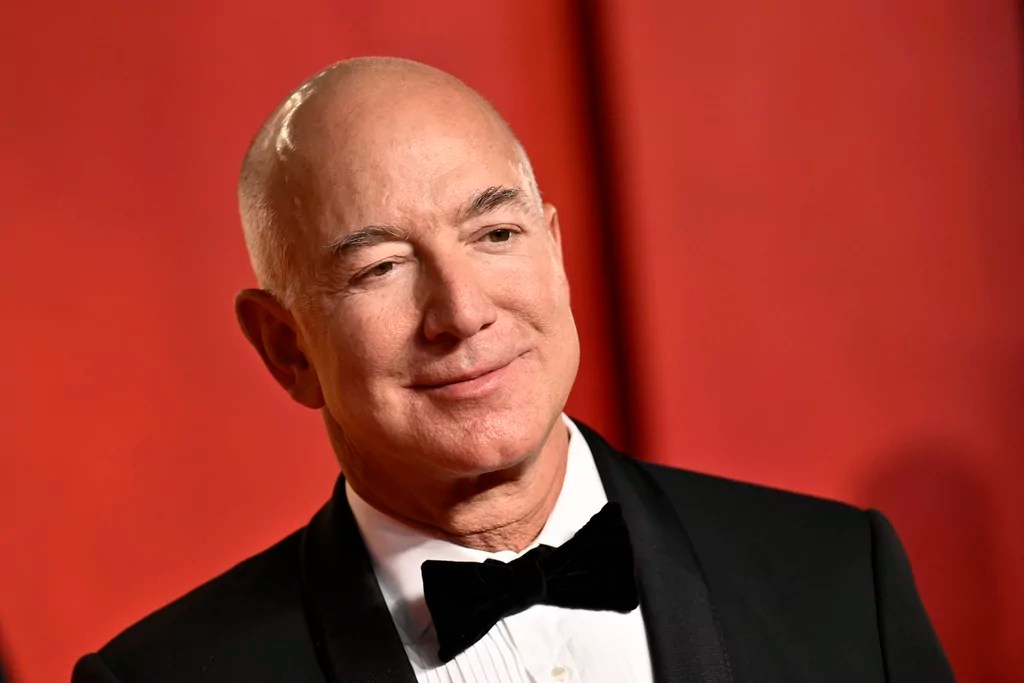 Bespoke bash for a billionaire: Jeff Bezos weds Lauren Sánchez in ...