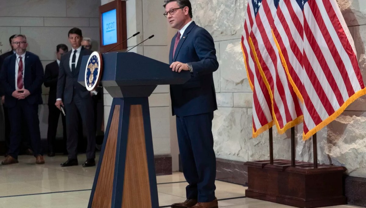 Lawmakers quietly include congressional pay raises in stopgap spending bill