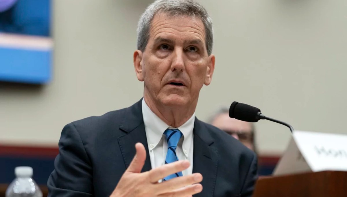 FAA administrator who clashed with SpaceX to resign