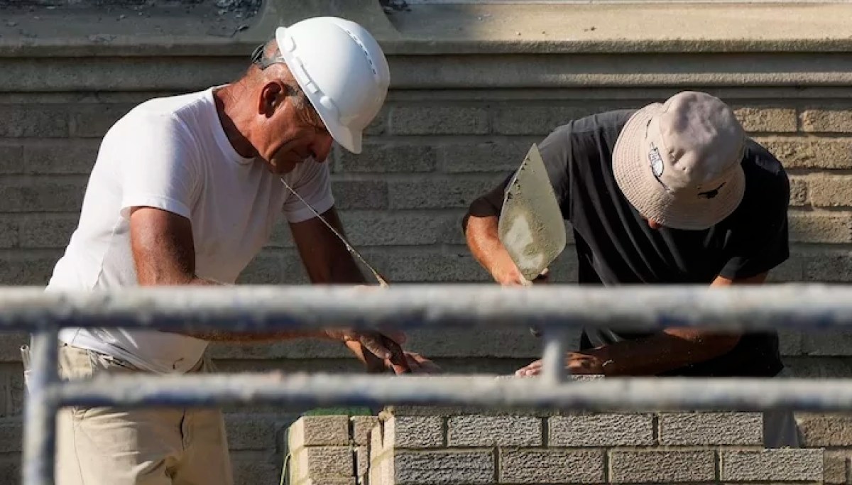 2 construction workers killed in a trench collapse in Maryland