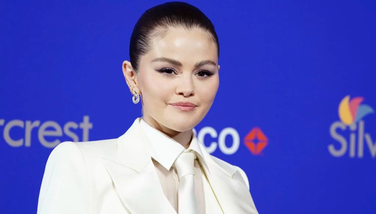 Selena Gomez posts crying rant against mass deportation but swiftly ...